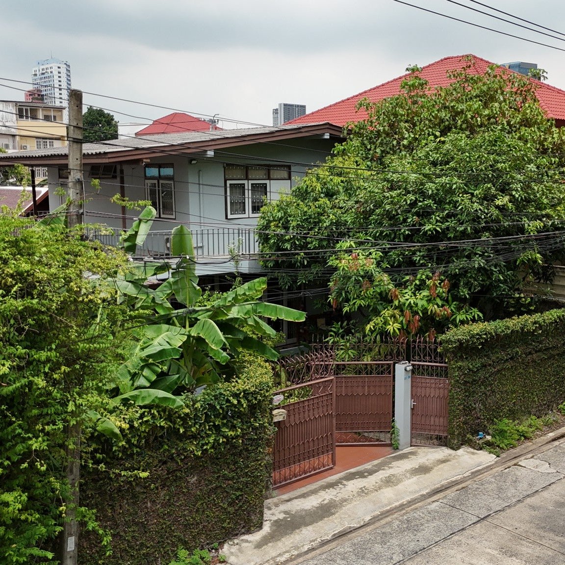 [พร้อมอยู่] บ้านเดี่ยว 5 ห้องนอน 3 ห้องน้ำ 2 ที่จอดรถ 95 ตารางวา @รัชด – proviewliving